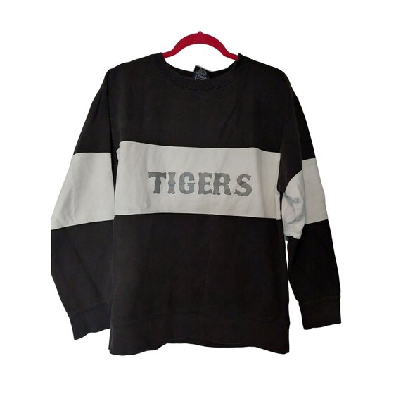 Fan cloth team | Tops | Fan Cloth Team L Tigers Black And White ...
